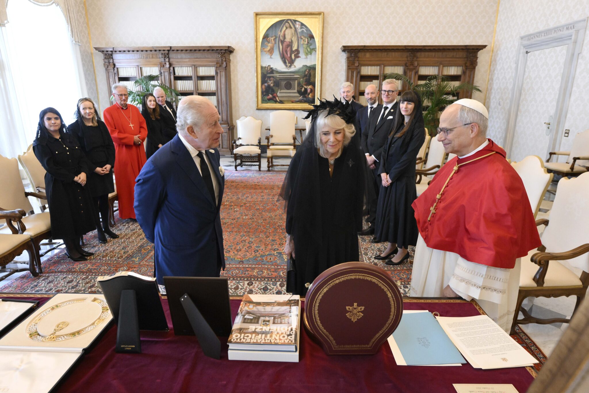 Pope Leo XIV, British King Charles III share historic prayer in Sistine ...